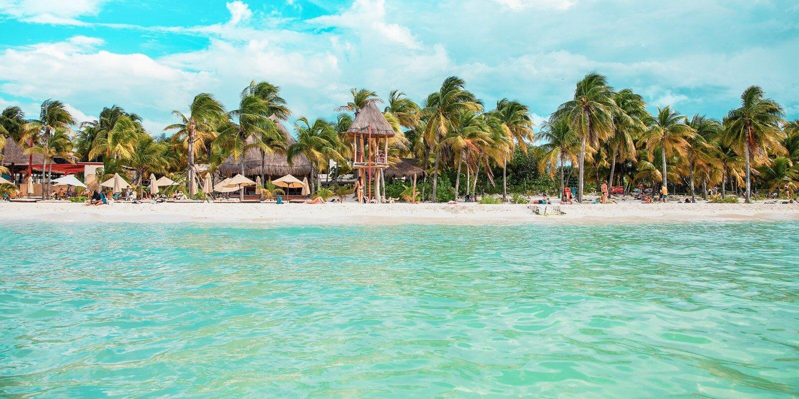 ¿Qué hacer en Playa Mujeres? Guía completa